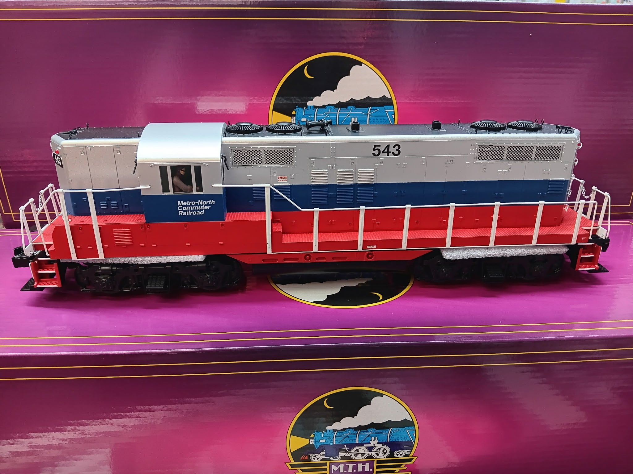 IN STOCK Exclusive E-Z Catch MTH Premier Metro North GP-9 ( Cab # 543 ...